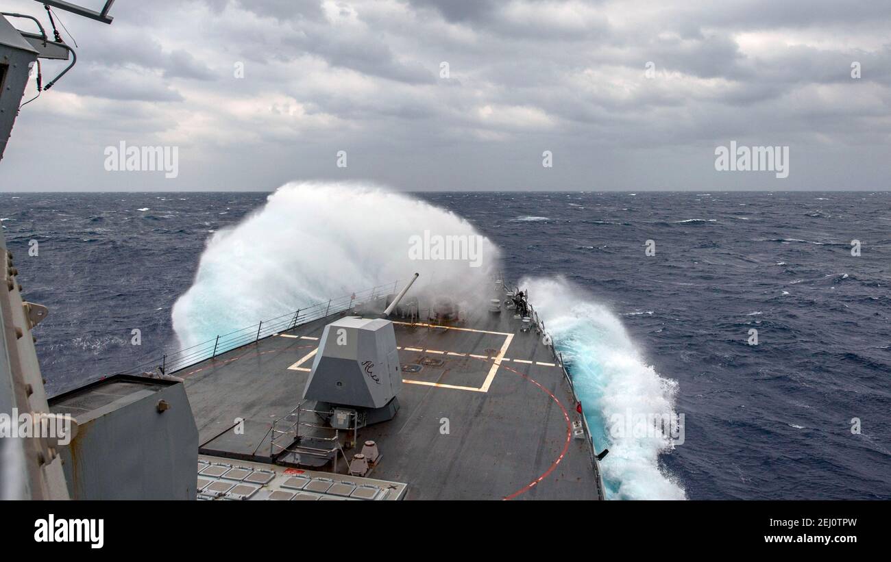 Boot in rauer see -Fotos und -Bildmaterial in hoher Auflösung – Alamy