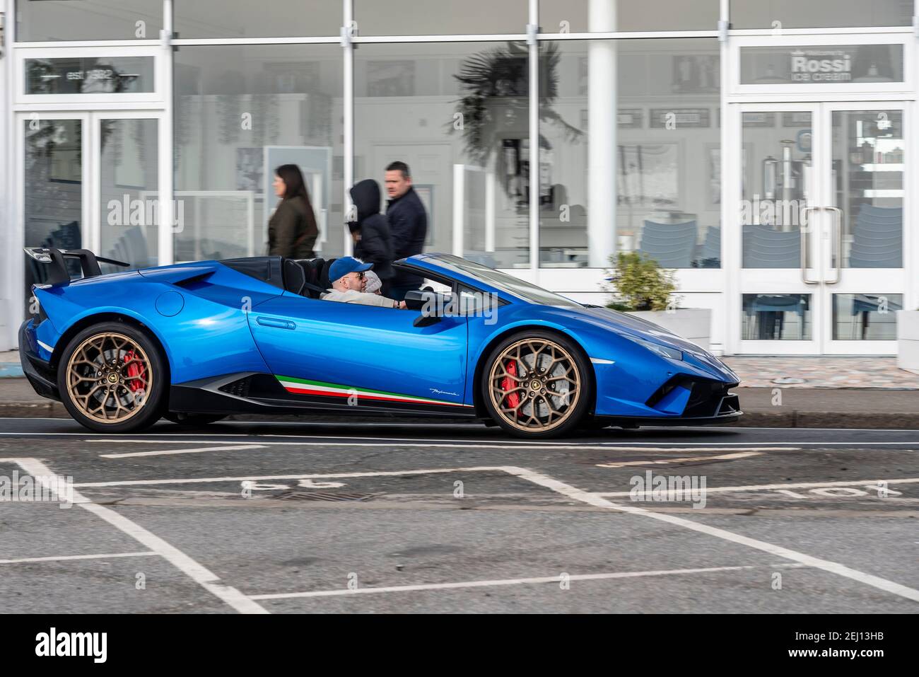 Lamborghini Huracan Performance Spyder LP640-4 in Blu Aegeus matt ...