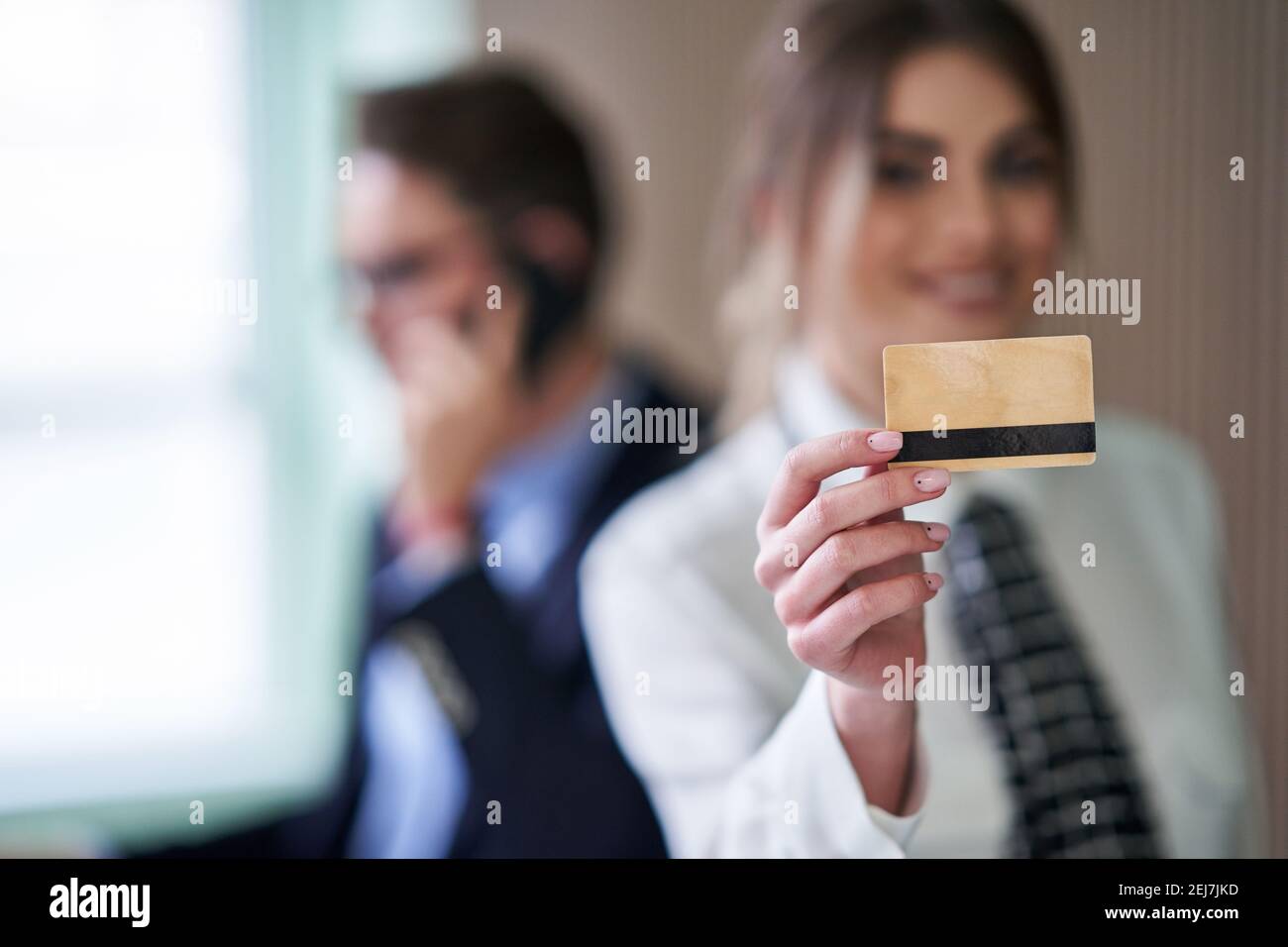 Portrait male receptionist hotel front -Fotos und -Bildmaterial in ...
