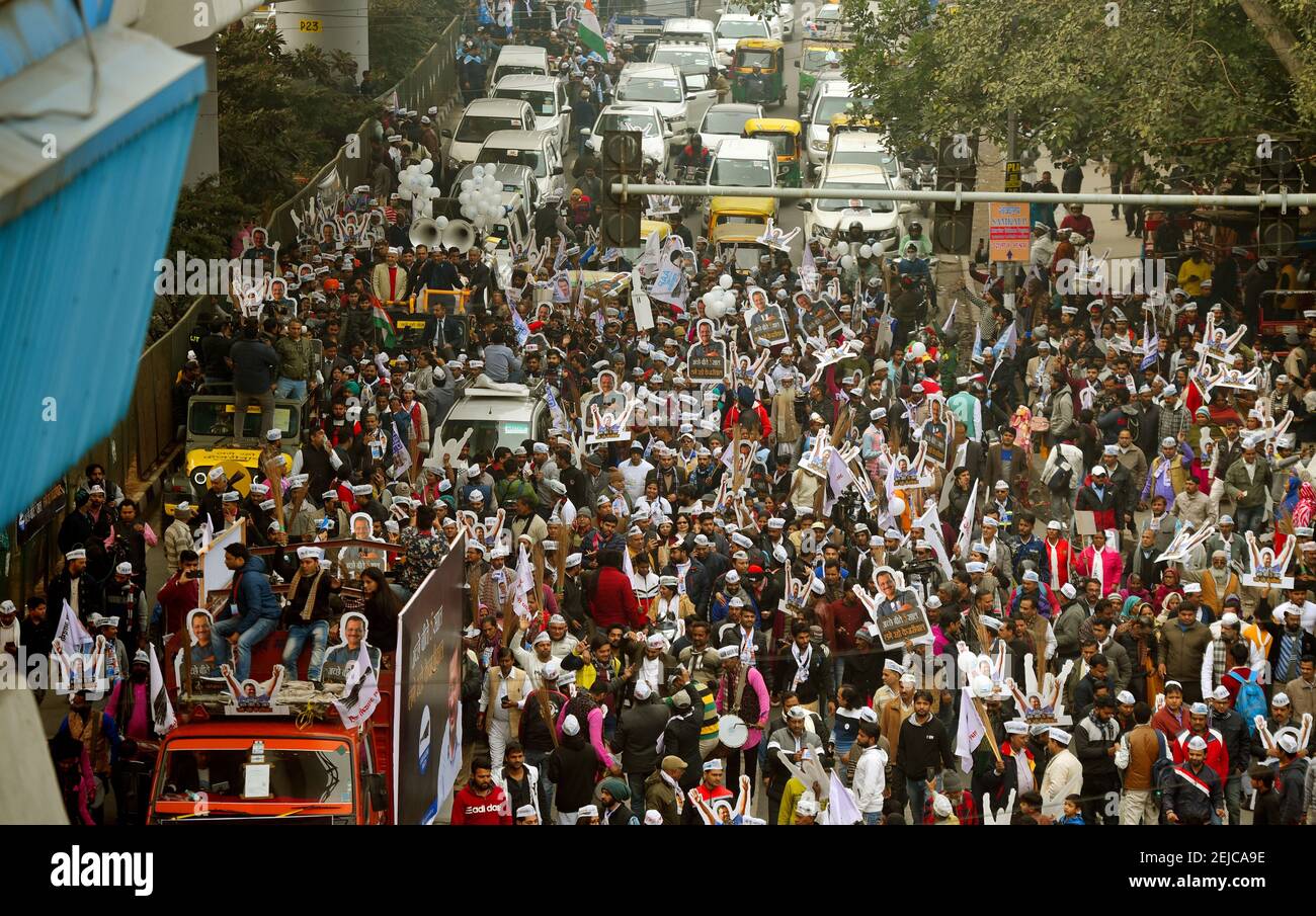 NEU-DELHI, INDIEN - JANUAR 20: Delhi-Chef Arvind Kejriwal zusammen mit ...