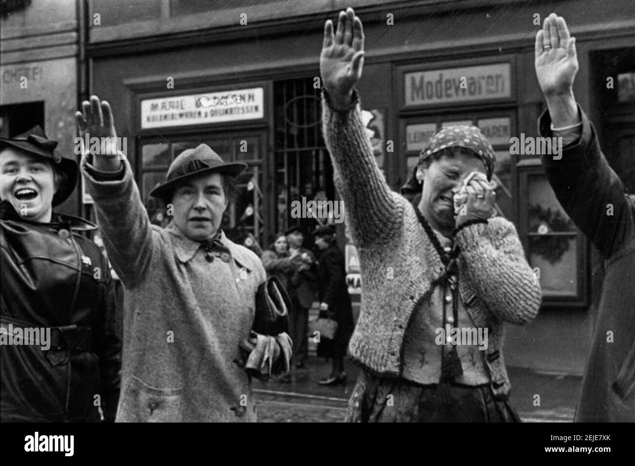 German soldiers 1938 -Fotos und -Bildmaterial in hoher Auflösung ...