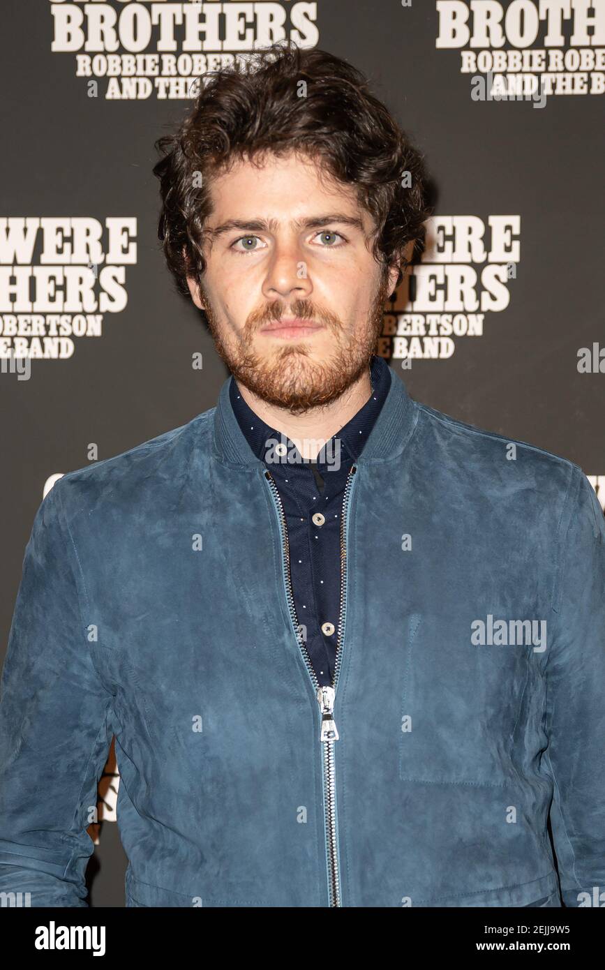 Daniel Roher wird bei der Ankunft von Red Carpet zur New Yorker ...