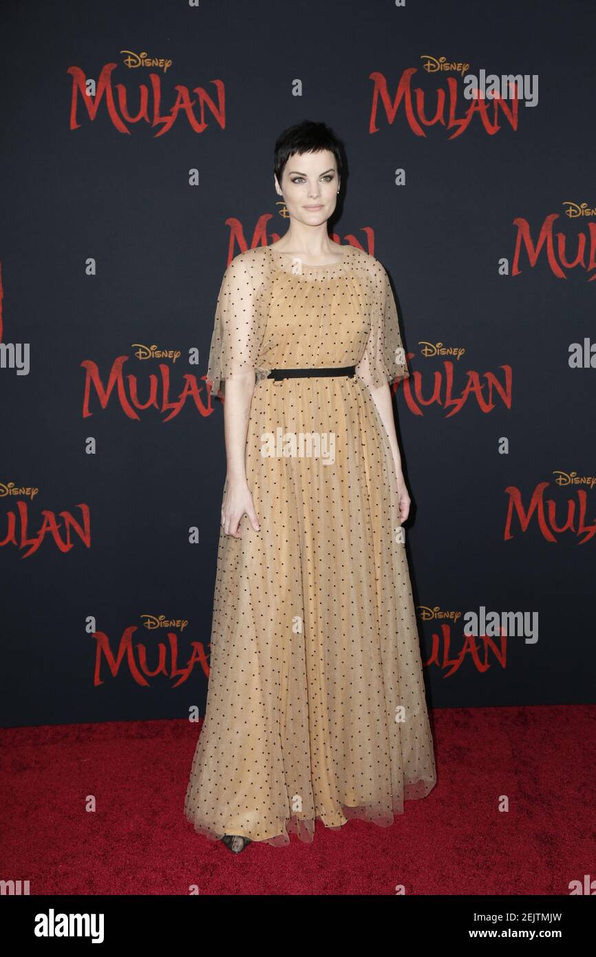 Jaimie Alexander beim Spaziergang auf dem roten Teppich bei der ...