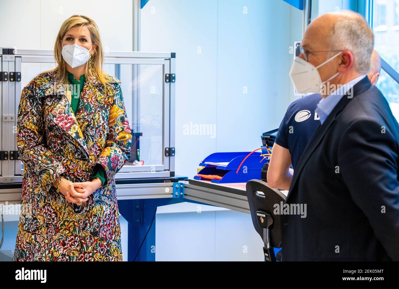 16-04-2020 Enschede Königin Máxima besuchte im Rahmen des Coronavirus-Ausbruchs (COVID-19) das ...