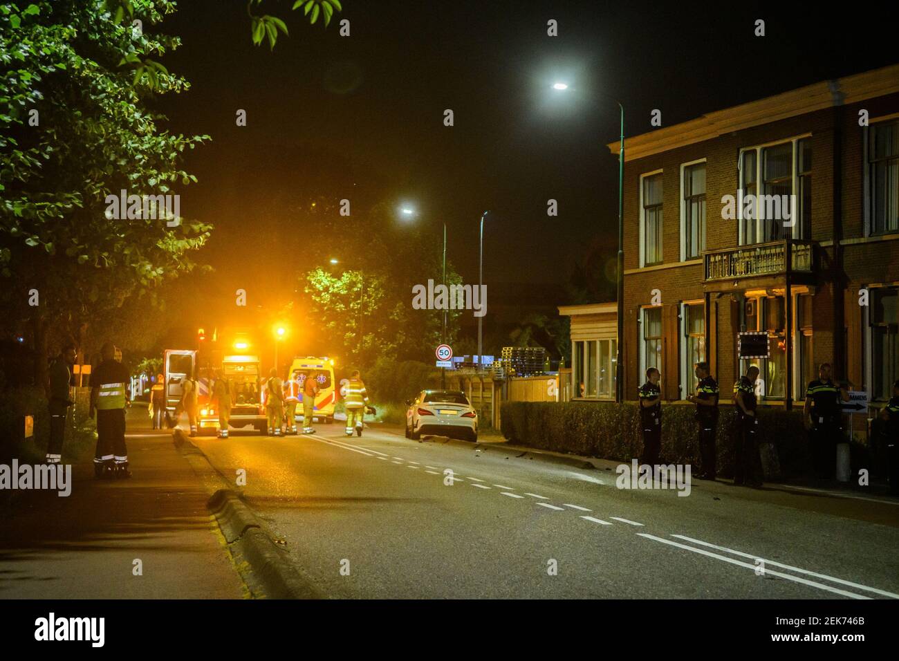UTRECHT, 26-06-2020, schwerer Unfall nach Polizeijagd am Straatweg in ...