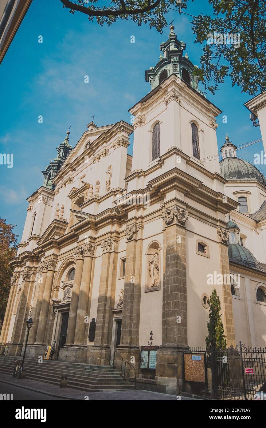 Katholische kathedrale kirche st anne -Fotos und -Bildmaterial in hoher Auflösung – Alamy