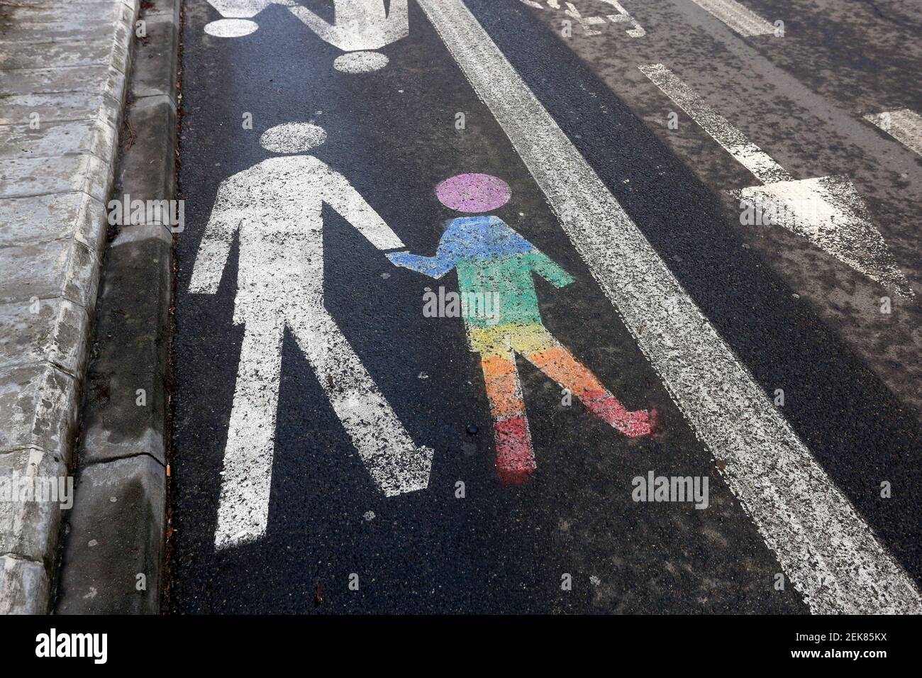 Lgbtq street art -Fotos und -Bildmaterial in hoher Auflösung – Alamy