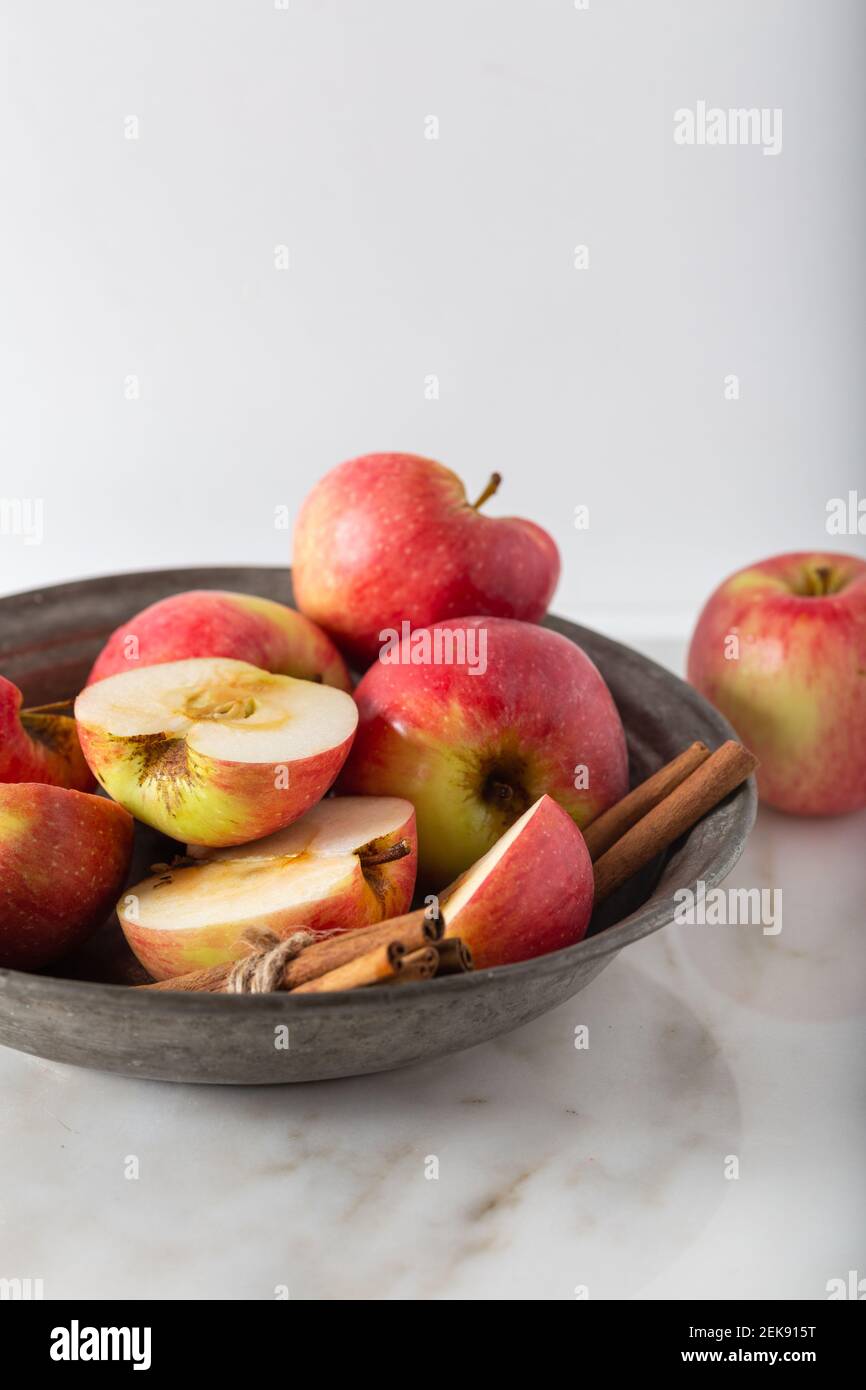 Apfel Ganz Stockfotos und -bilder Kaufen - Alamy