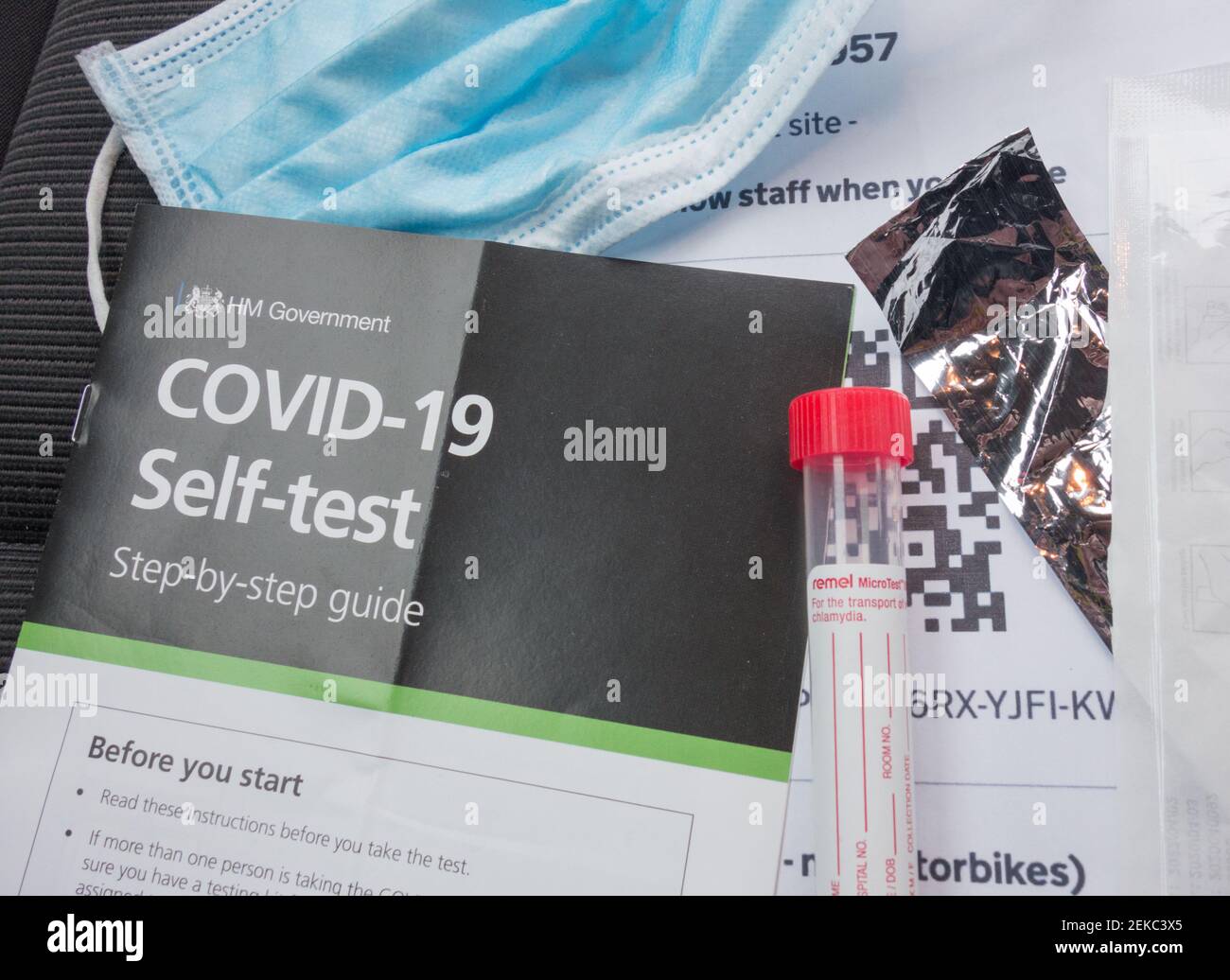 Covid-19 Selbsttest Schritt-für-Schritt-Anleitung und Zubehör ...