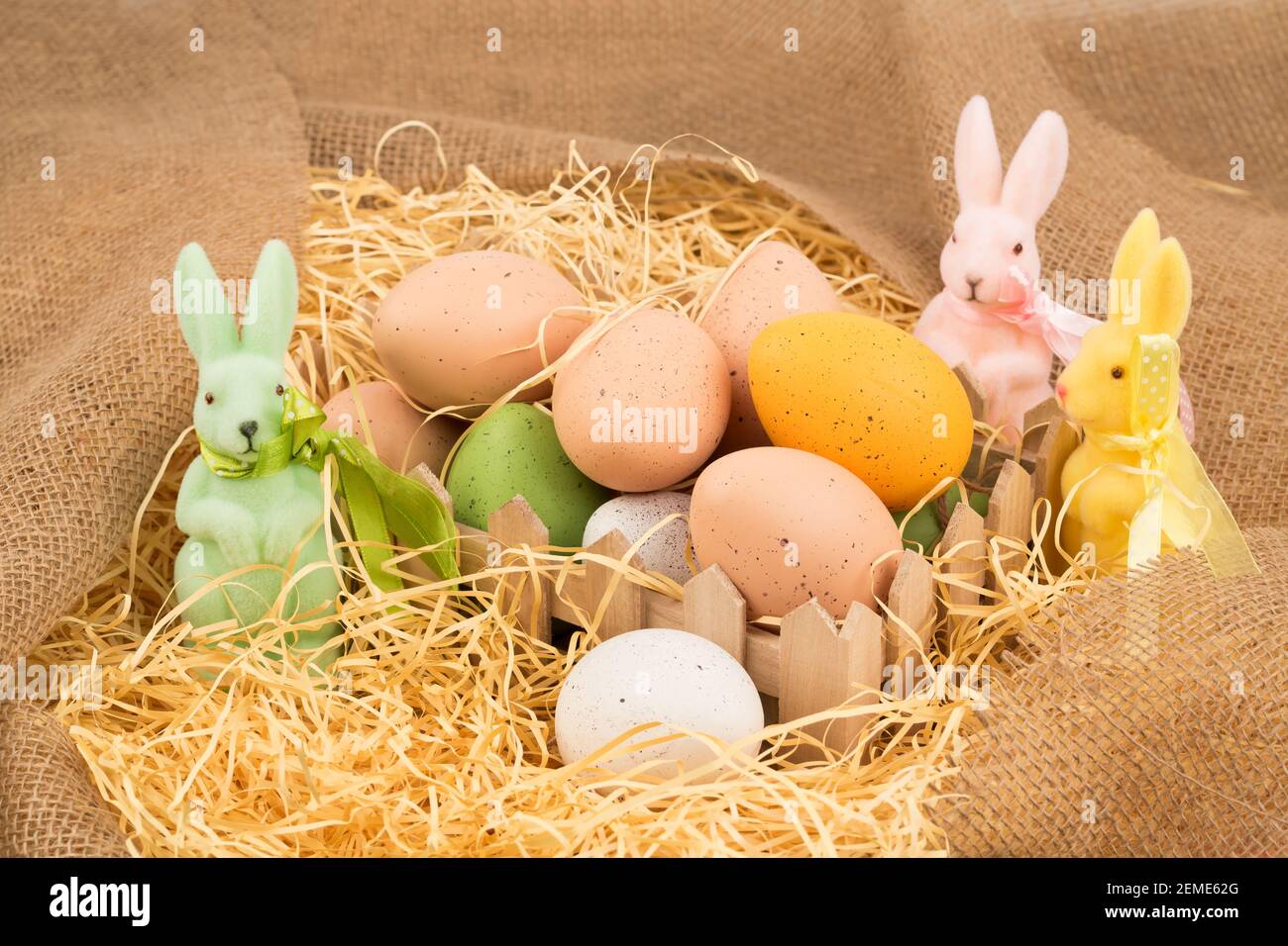 Drei osterhasen -Fotos und -Bildmaterial in hoher Auflösung – Alamy