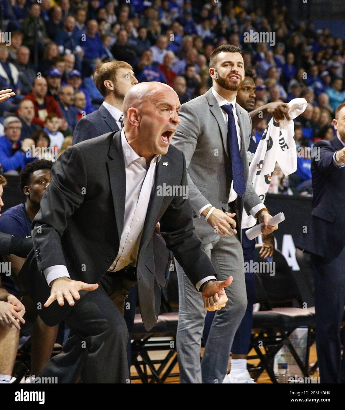 Februar 26 2019: Akron zips Associate Head Coach Dustin Ford hohlen von ...