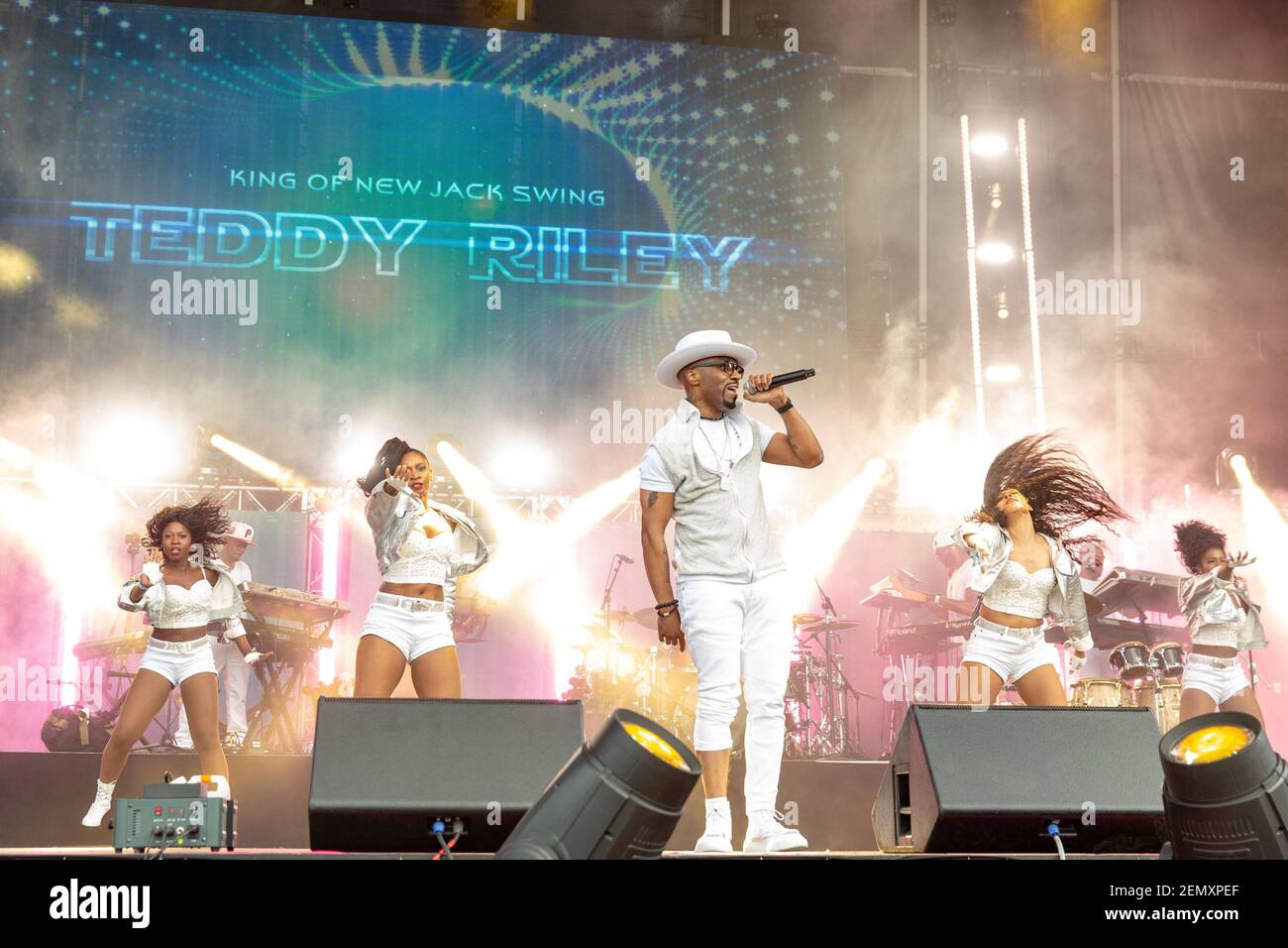 Der Musiker Teddy Riley (Edward Theodore Riley) tritt mit seiner Band ...