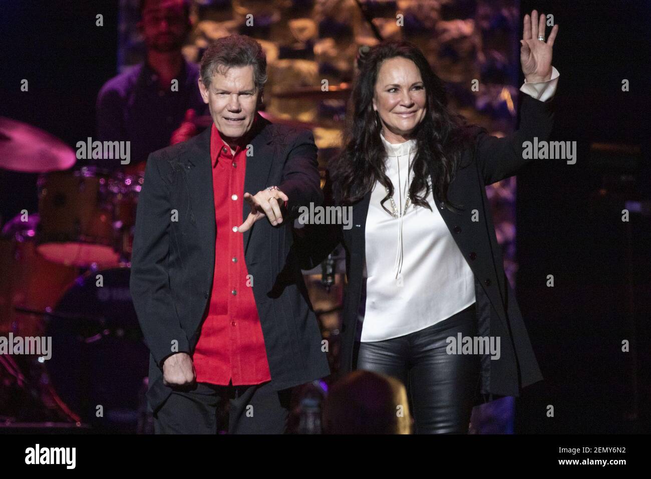 30. April 2019 - Nashville, Tennessee - Randy Travis und seine Frau ...