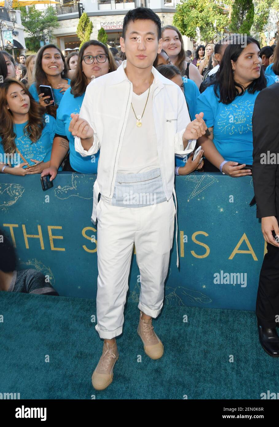 Jake Choi kommt in 'The Sun is also A Star' Los Angeles Premiere in den ...