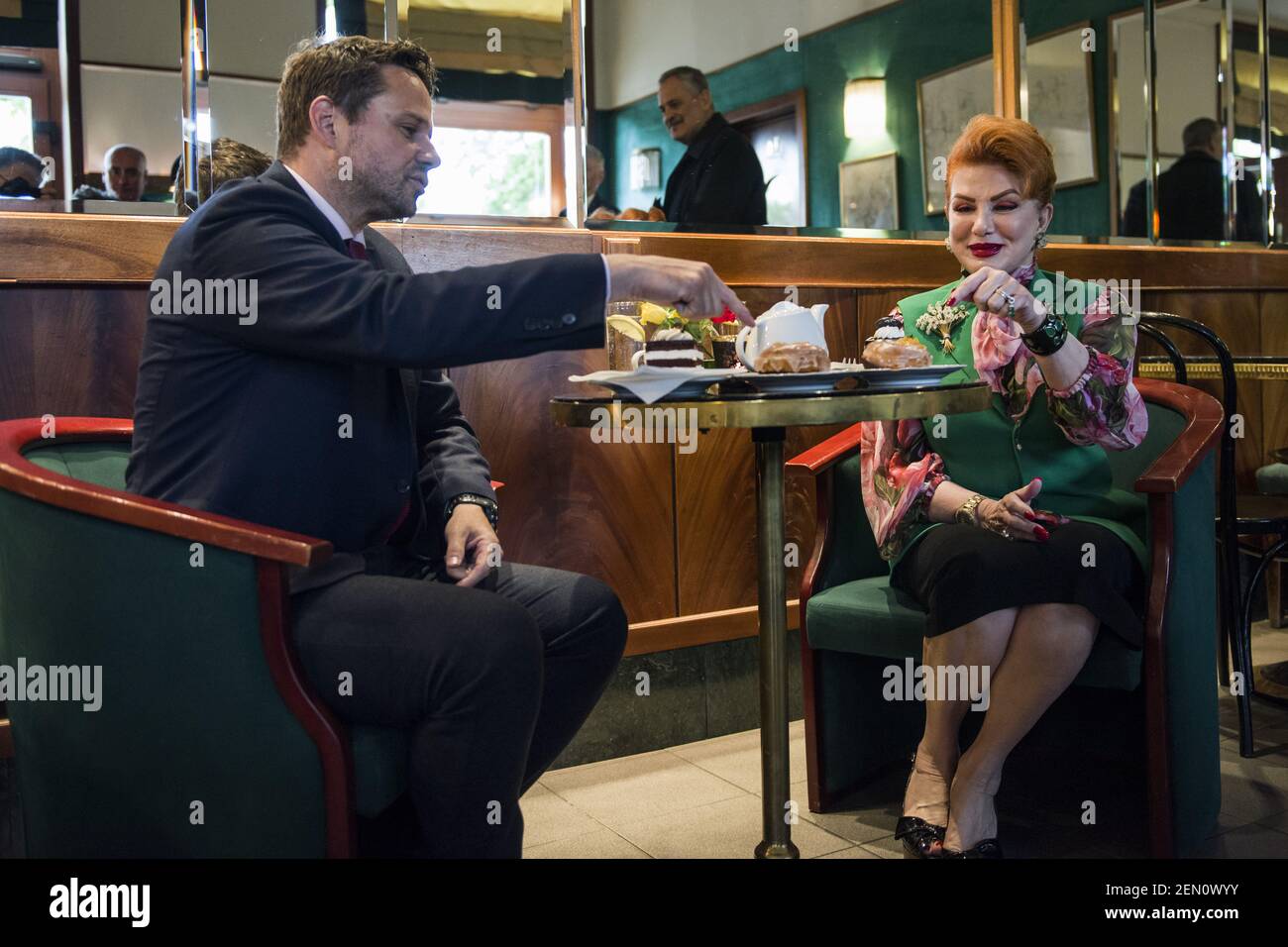 Der Bürgermeister von Warschau, Rafal Trzaskowski und Georgette ...