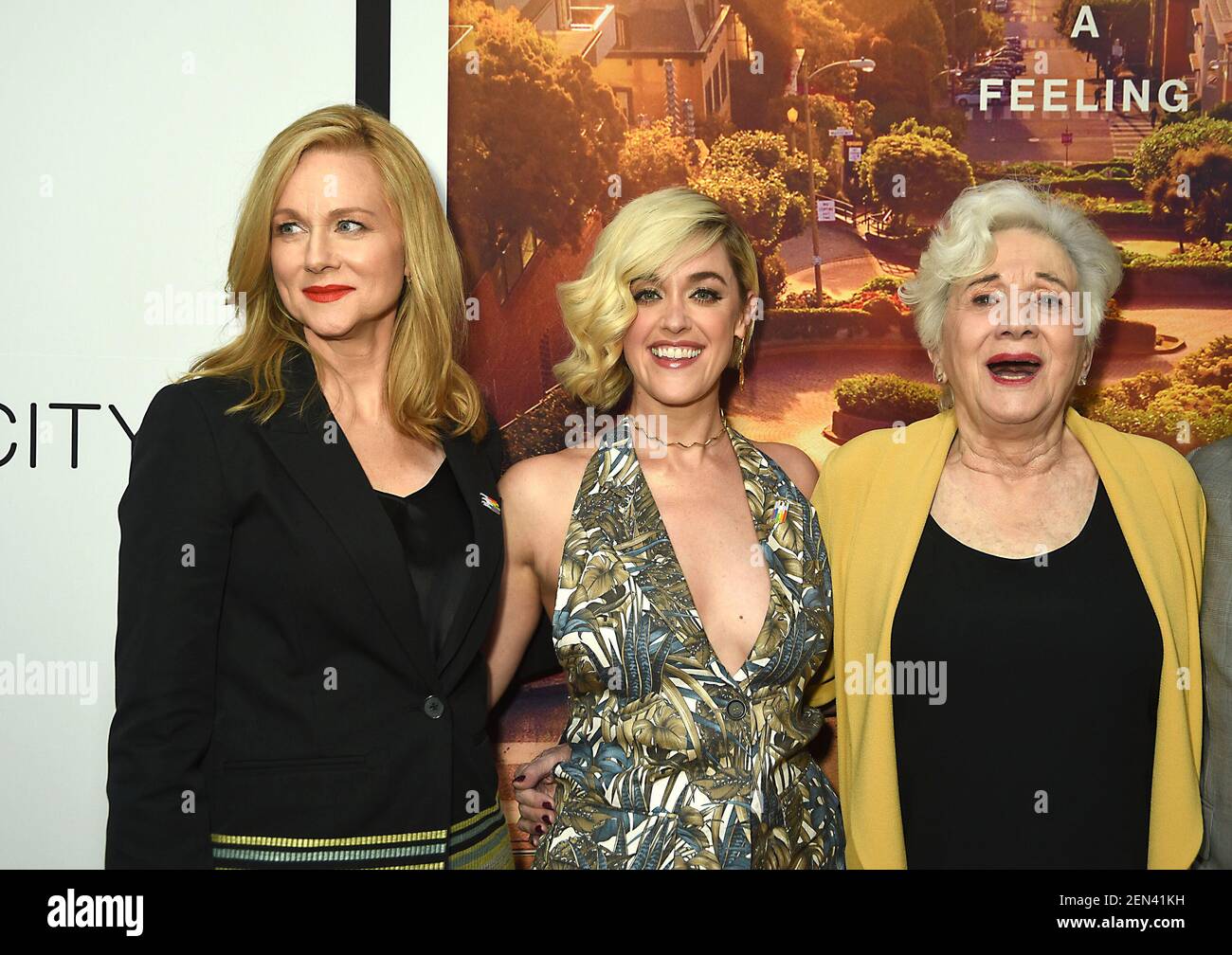 Schauspieler und E/P Laura Linney, Lauren Morelli, Olympia Dukakis und ...