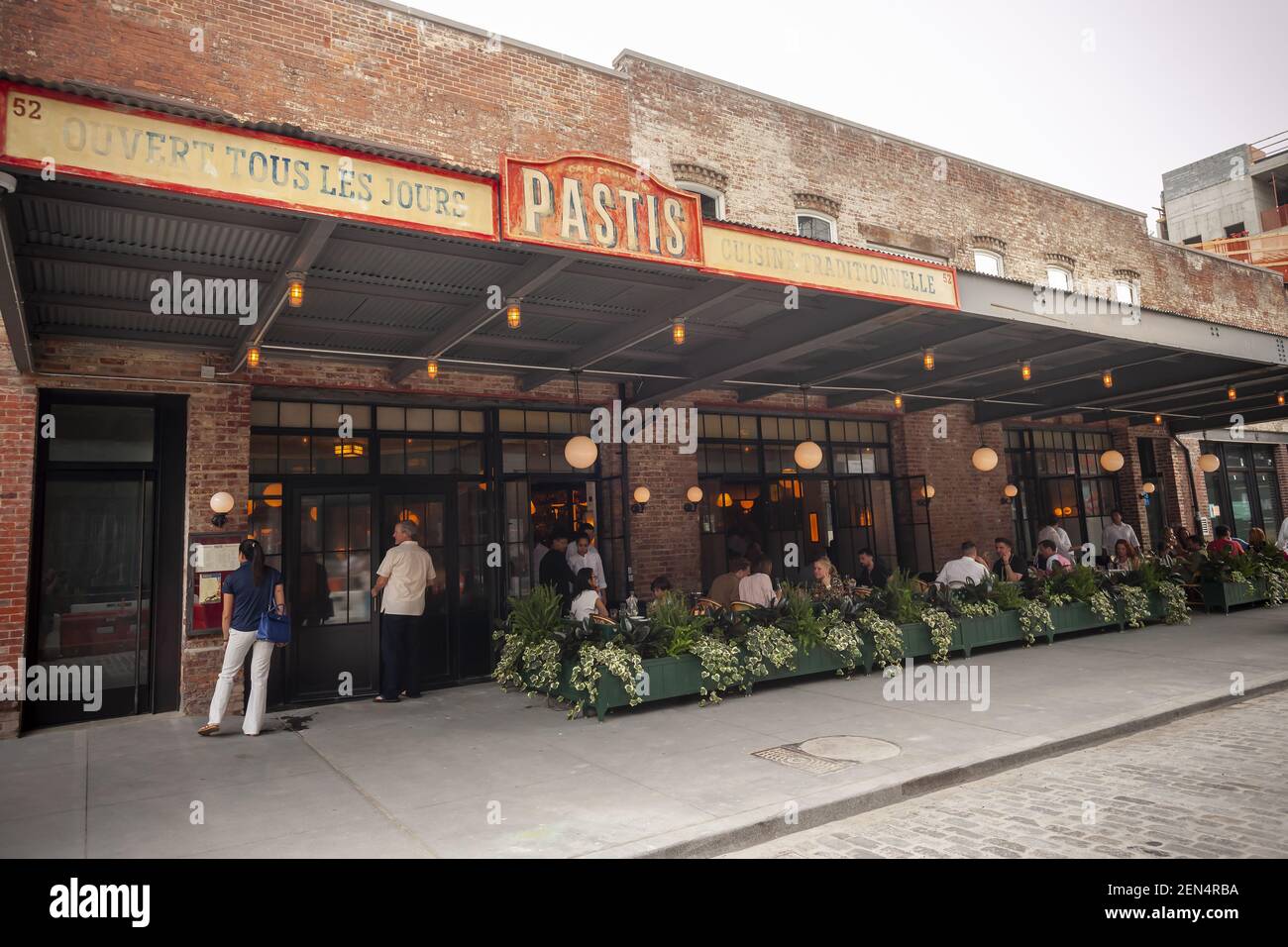 Abendessen im neuen Pastis Restaurant im Meatpacking District in New ...