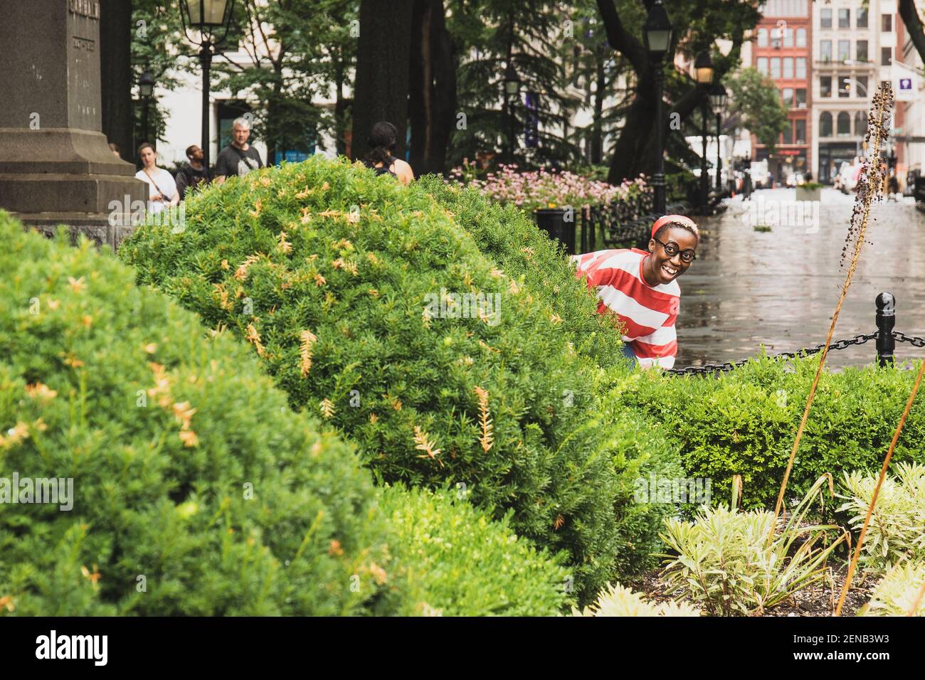 Waldo-Look-Alikes übernehmen NYC zur Feier des National 'Where's Waldo ...