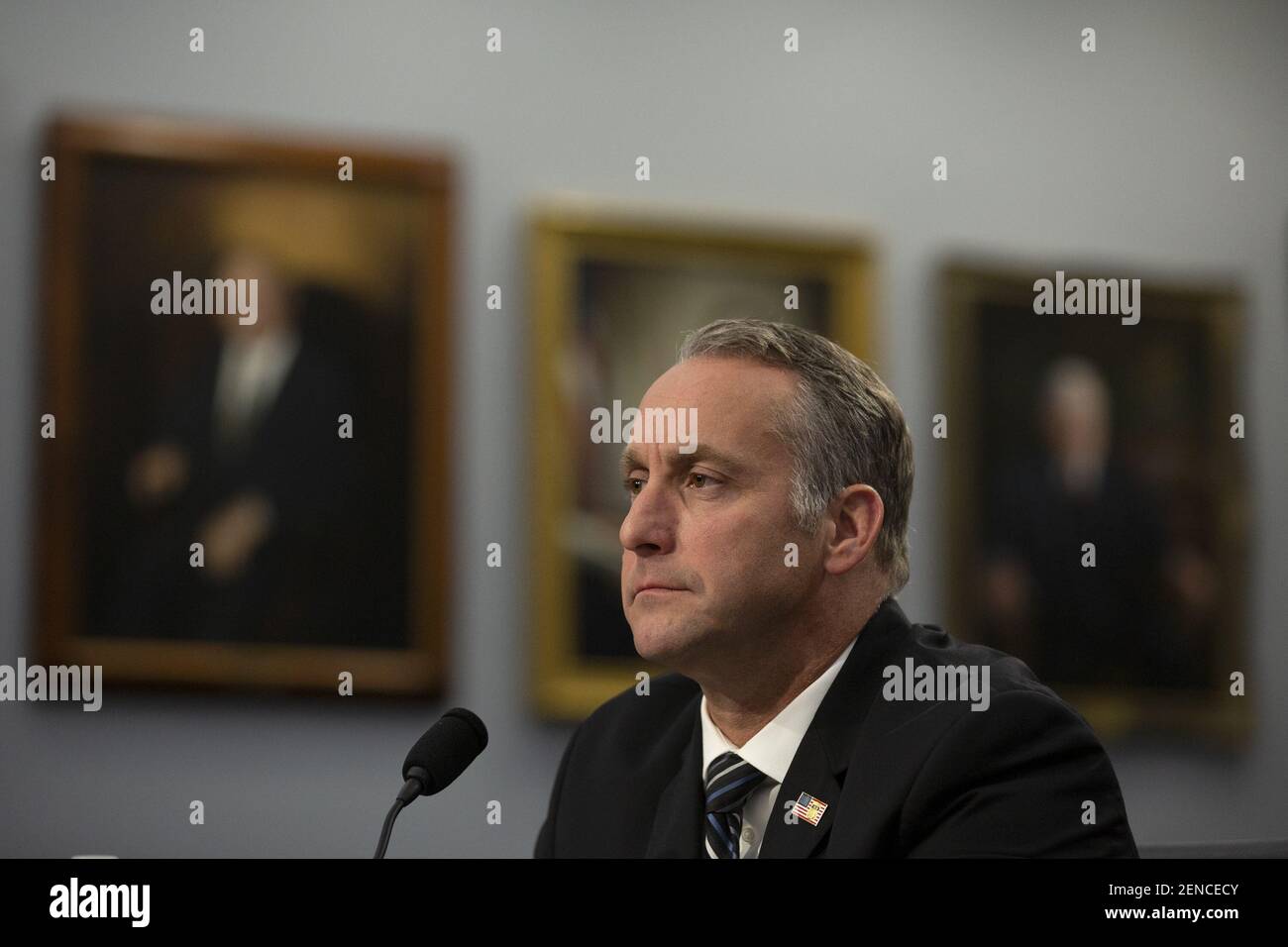 Der amtierende Direktor der Einwanderungs- und Zollbehörde der ...