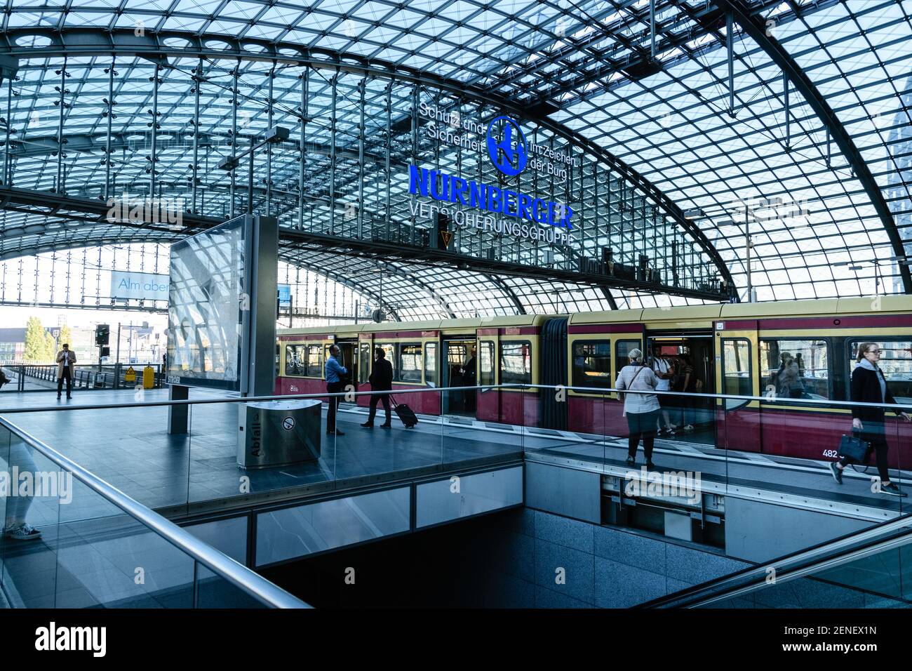 Der Hauptbahnhof in Berlin, der Hauptstadt Deutschlands Stockfotografie ...