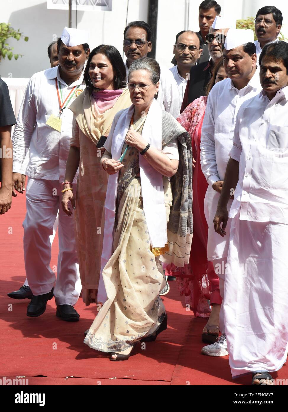 NEU DELHI, INDIEN - 15. AUGUST: Kongresspräsidentin Sonia Gandhi wurde ...