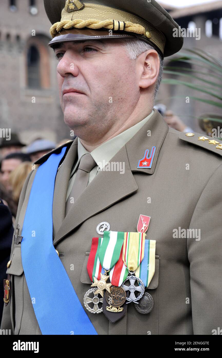 Italian uniform army rank insignia -Fotos und -Bildmaterial in hoher ...