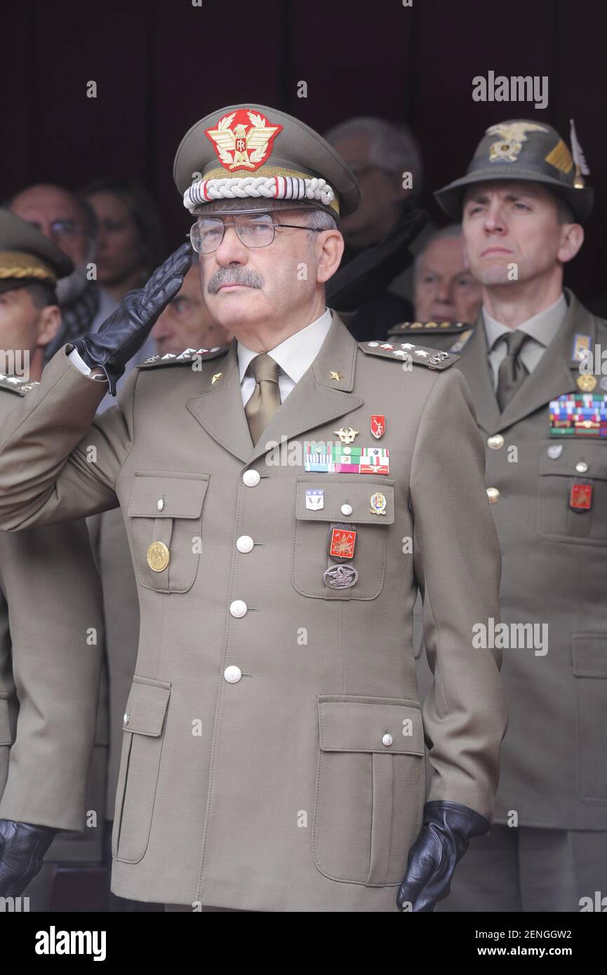Italian uniform army rank insignia -Fotos und -Bildmaterial in hoher ...
