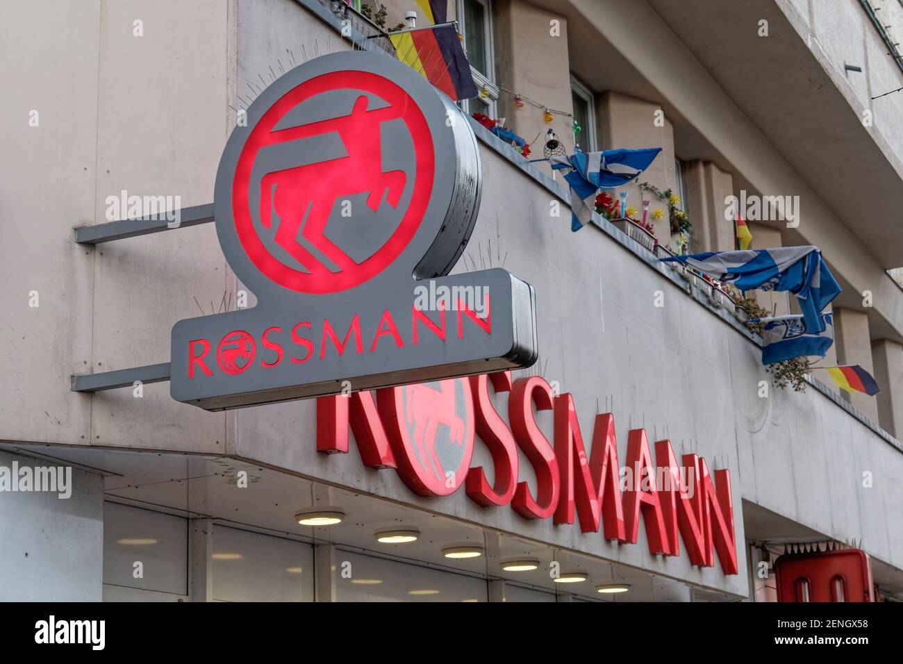 Rossmann Logo Stockfotos und -bilder Kaufen - Alamy