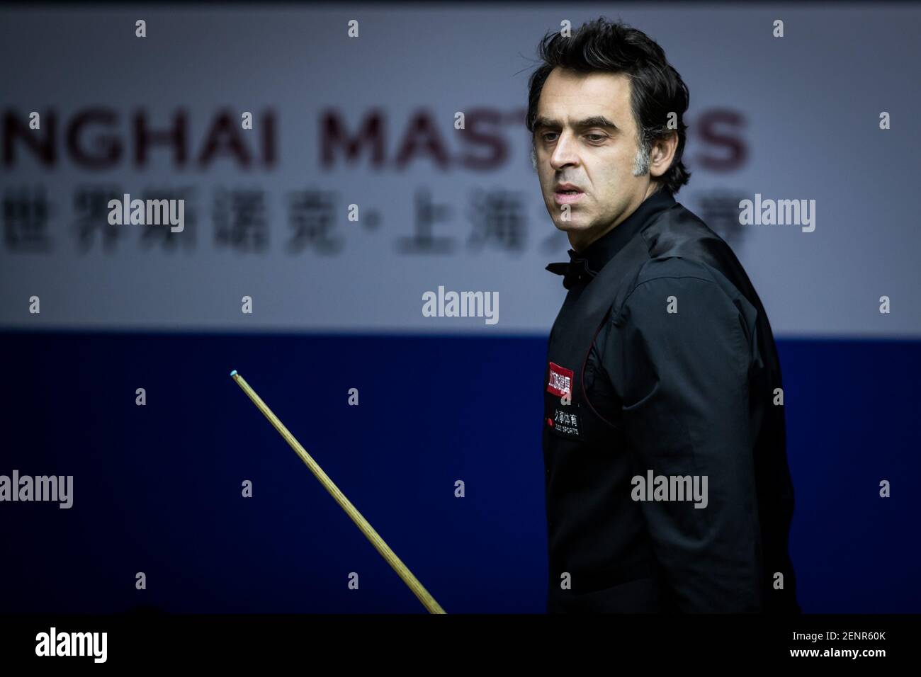 Ronald Antonio O'Sullivan von England hält einen Schuß zu Shaun Murphy von England an der ...