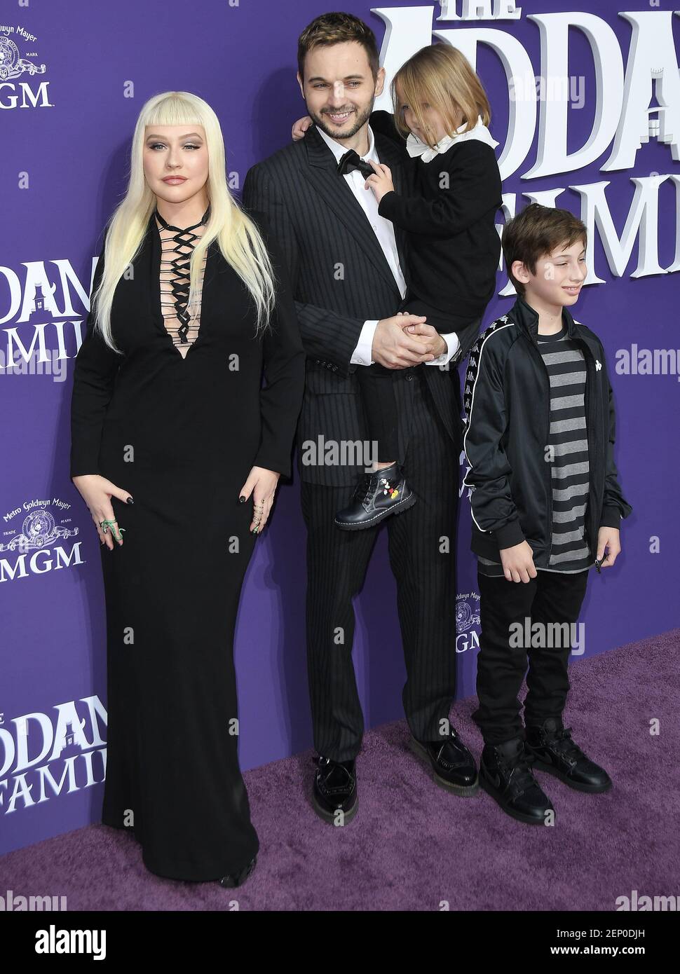 (L-R) Christina Aguilera, Matthew Rutler, Summer Rain Rutler und Max ...