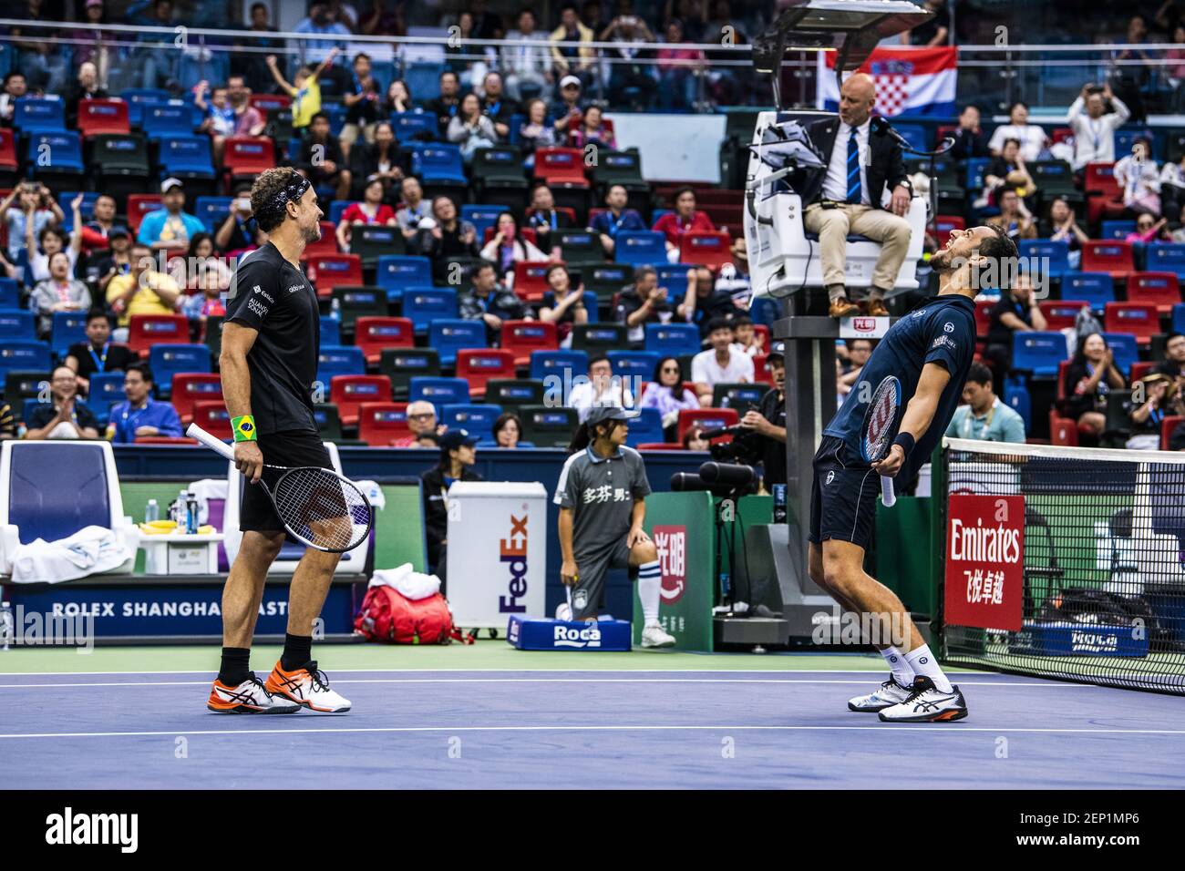 Bruno Soares aus Brasilien und Mate Pavic aus Kroatien feiern den Sieg von Marcelo Melo aus ...