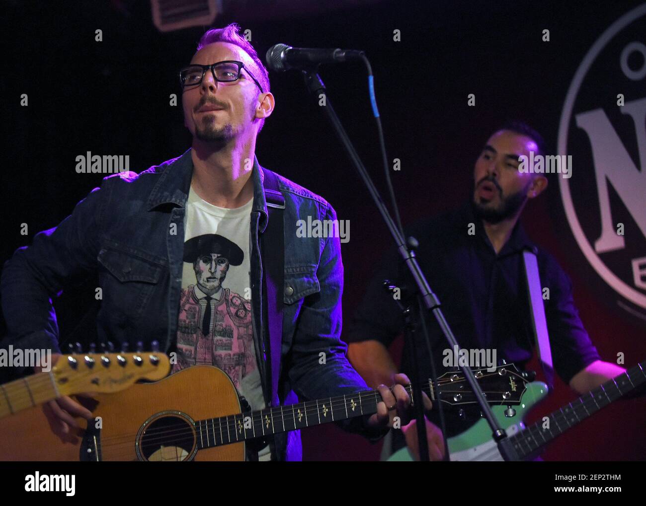 Mike Montali und Chris Urriola treten mit der Hollis Brown Band im will ...