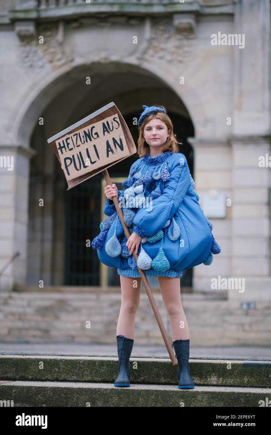 Hannover, Deutschland. Februar 2021, 27th. Model Sarah Faller ...