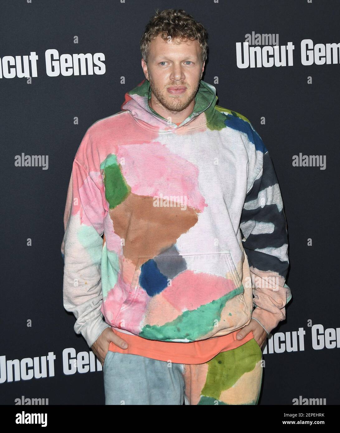 Sebastian Bear McClard kommt bei der UNGESCHNITTETEN GEMS Los Angeles ...