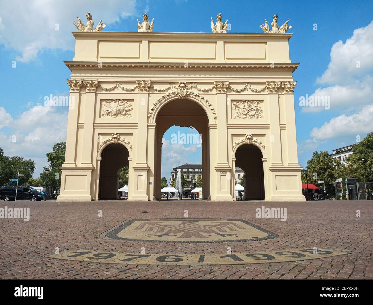 Das berühmte Brandenburger Tor in der Altstadt von Potsdam, Wahrzeichen ...
