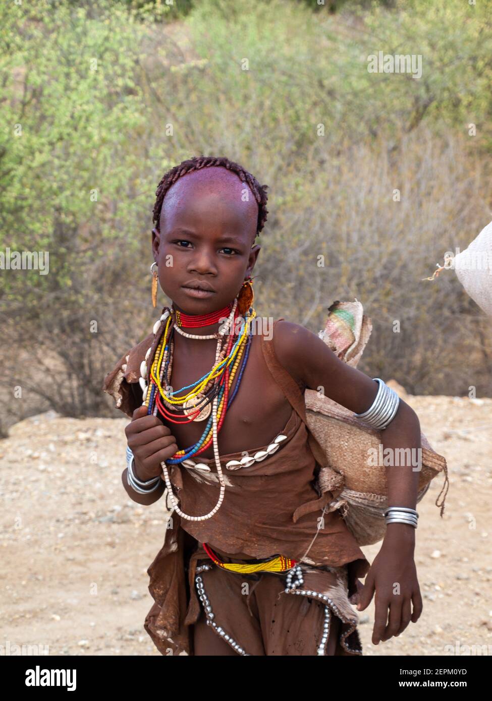 Girl hamer tribe ethiopia -Fotos und -Bildmaterial in hoher Auflösung – Alamy