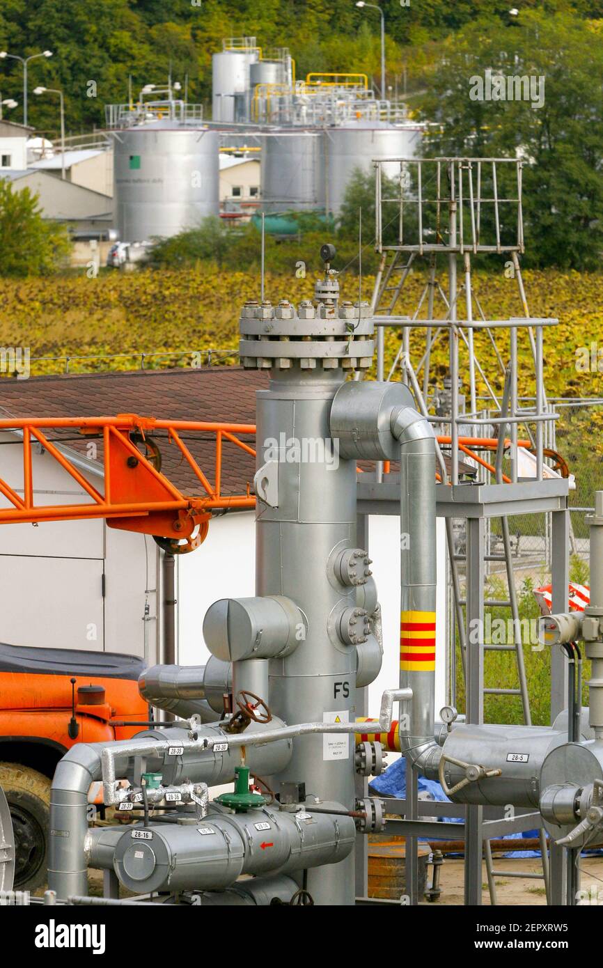 Oil and gas extraction -Fotos und -Bildmaterial in hoher Auflösung – Alamy