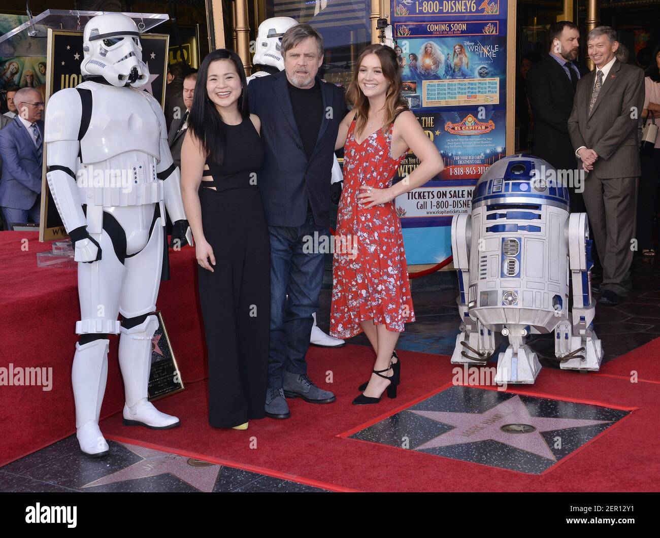 (L-R) Stormtrooper. Kelly Marie Tran, Mark Hamill, Billie Lourd und ...