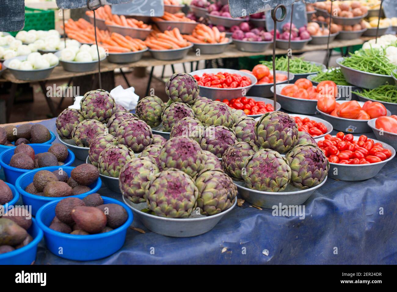Ein tisch voller essen -Fotos und -Bildmaterial in hoher Auflösung – Alamy