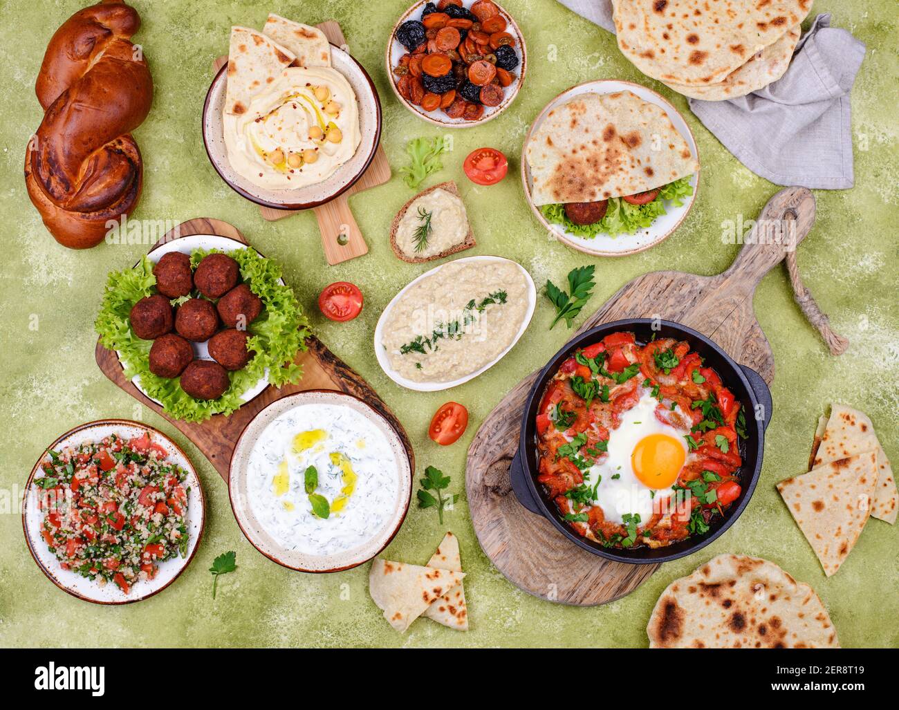 Traditionelles jüdisches, israelisches und nahöstliches Essen ...