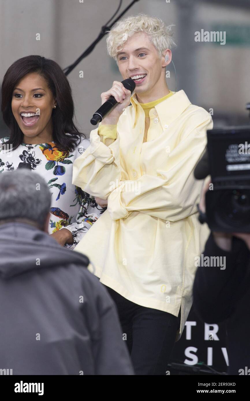 In Südafrika geborene australische Sängerin, Songwriterin ...