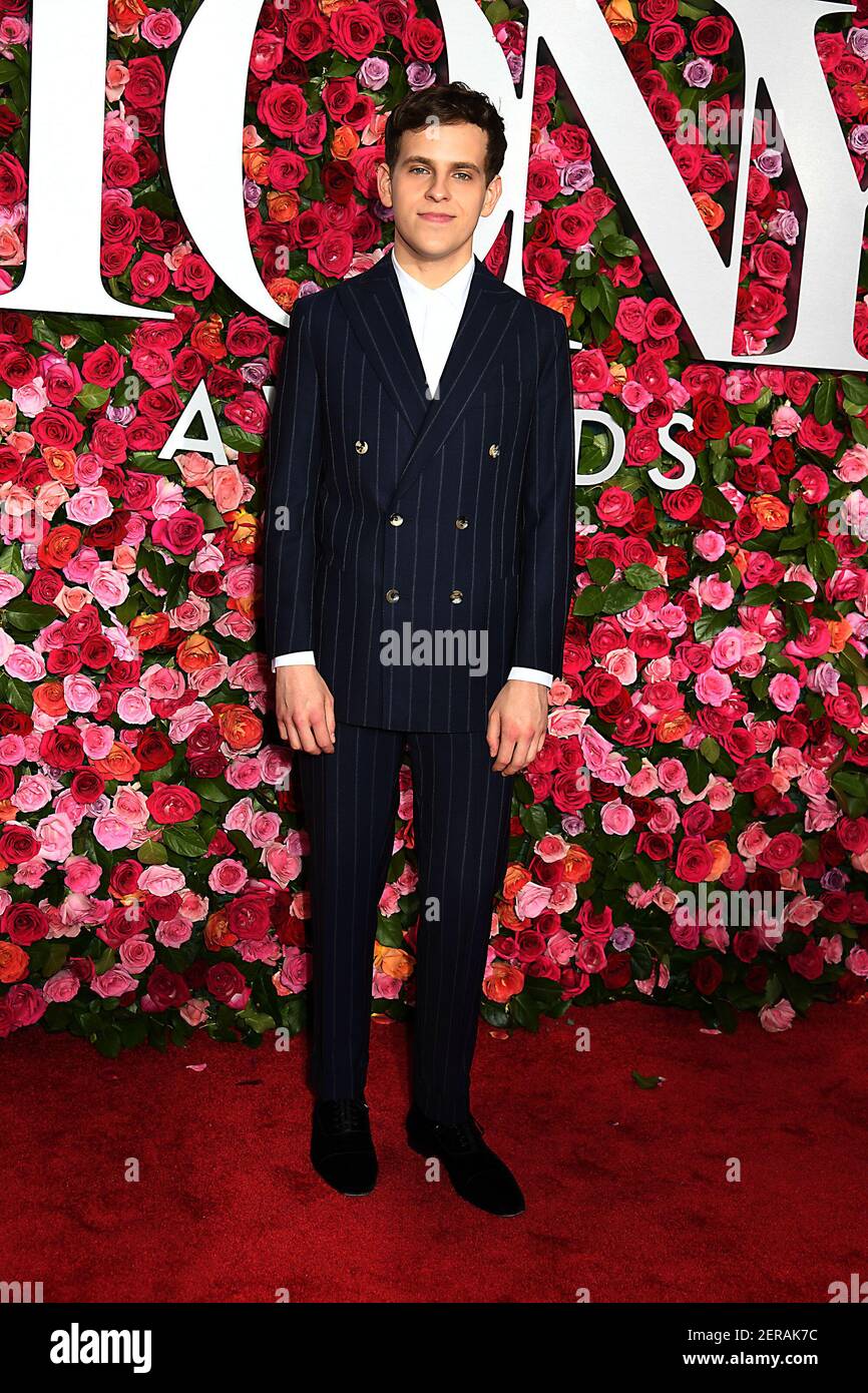 Taylor Trensch kommt bei den jährlichen Tony Awards 72nd am 10. Juni ...