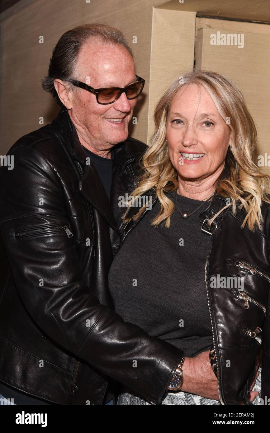 Peter Fonda und Sunny Ozell besuchen die Cinema Society mit Hard Rock ...