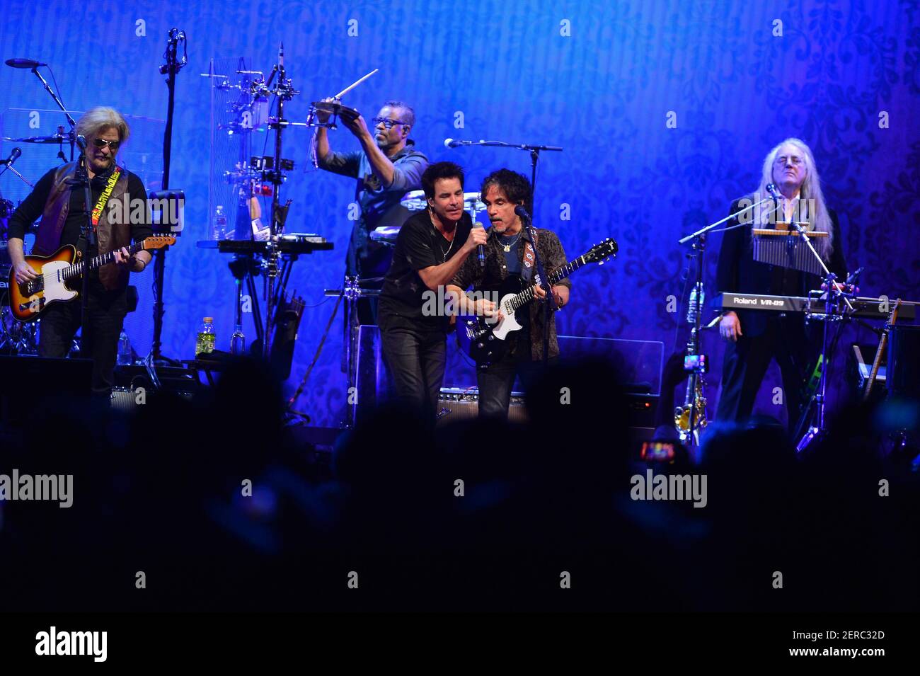 Patrick Monahan von Train, Daryl Hall, John Oates und Charles Dechant ...