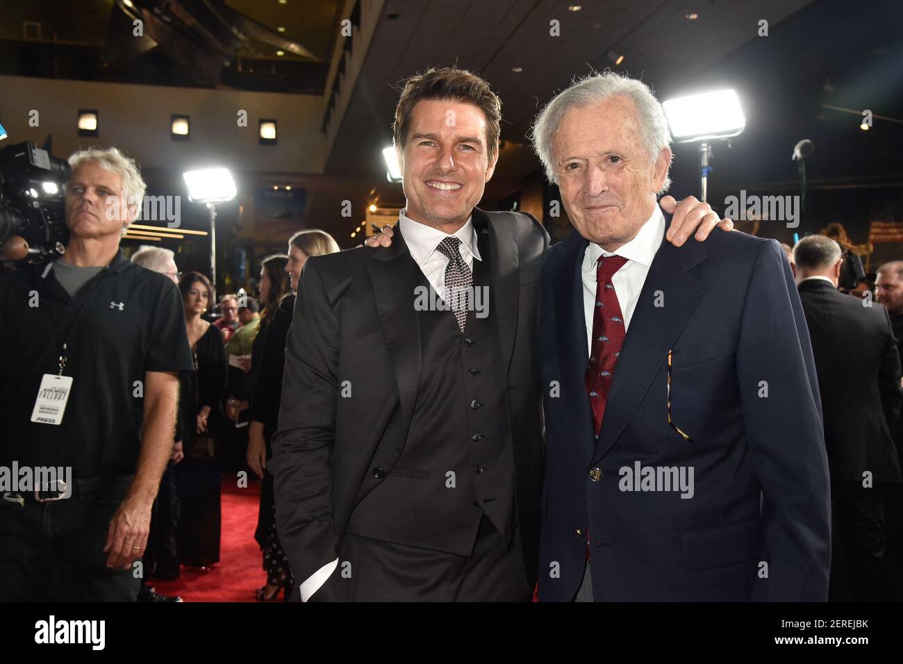 Schauspieler Tom Cruise und Bert Fields besuchen am 22. Juli 2018 die ...