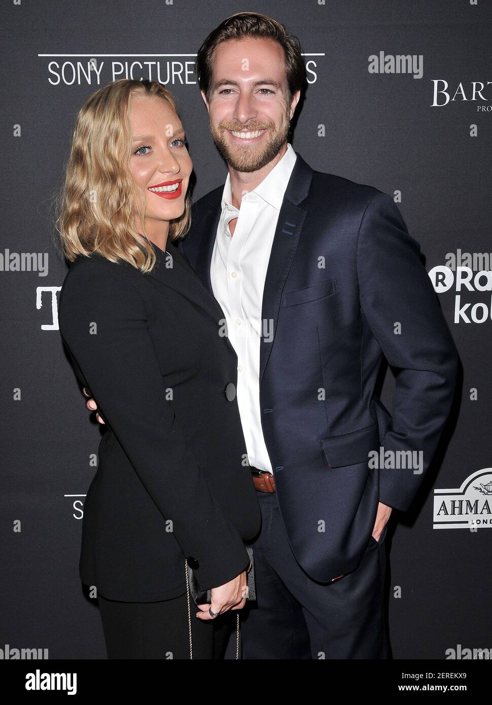 (L-R) Annie starke und Ehemann Marc Albu bei der Premiere von 'The Wife ...