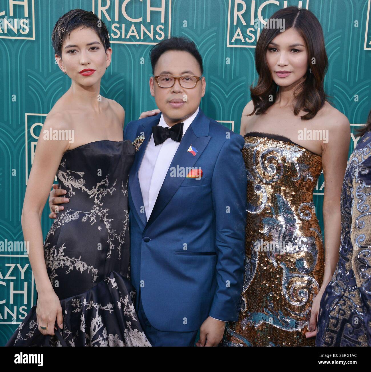 L R Sonoya Mizuno Nico Santos und Gemma Chan bei der Crazy Rich Asians Los Angeles Premiere im TCL Chinese Theatre in Hollywood CA am Dienstag 7. August 2018. Foto von Sthanlee B