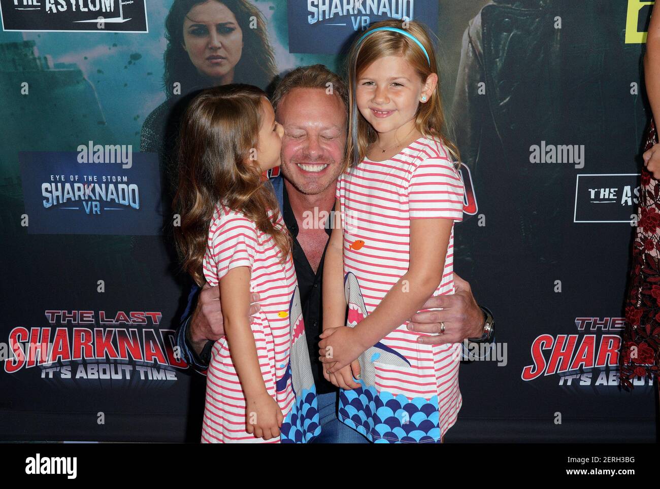 Ian Ziering mit den Töchtern Penna Mae und Mia Loren bei der Premiere ...