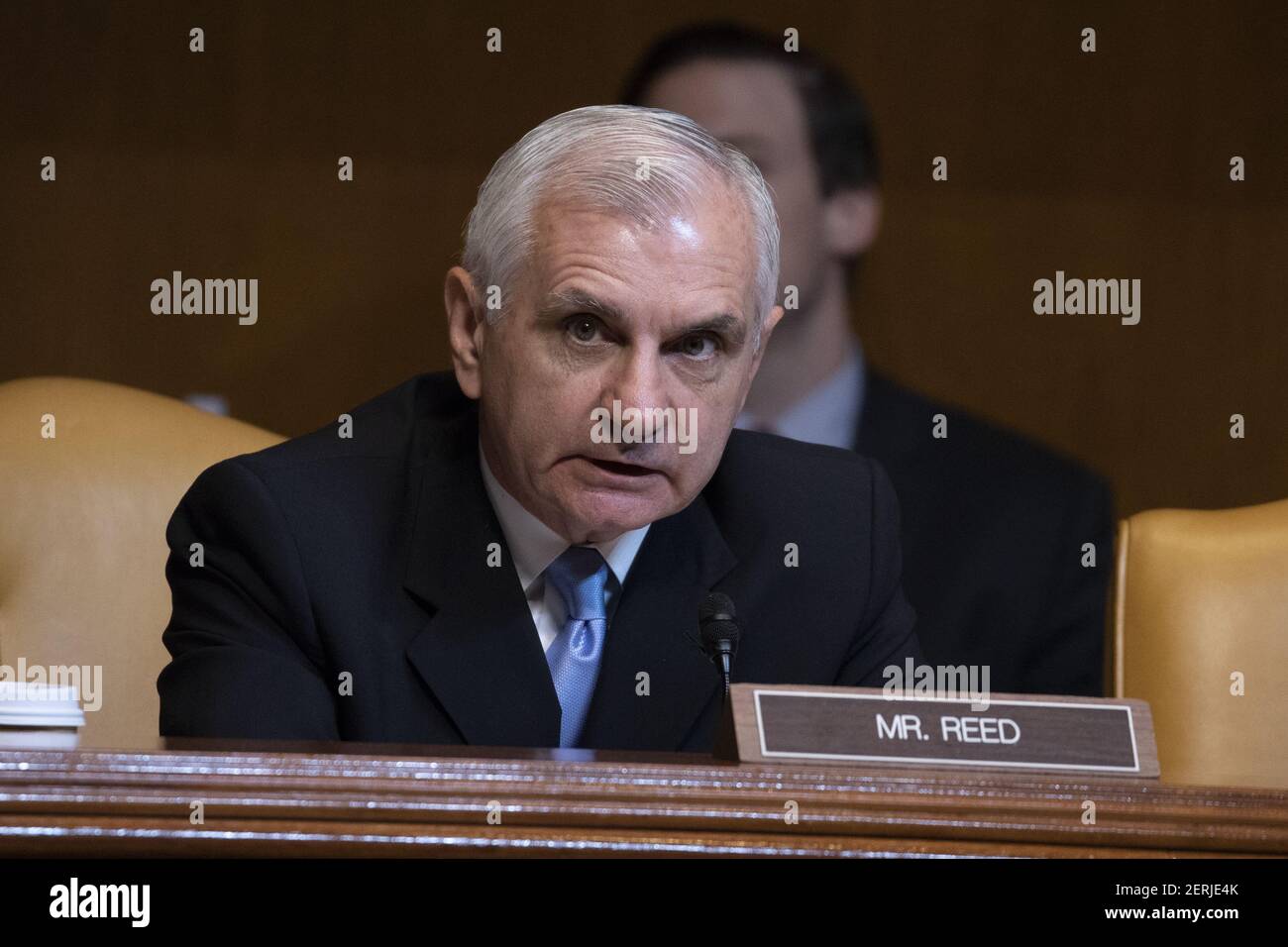 Senator Jack Reed, Demokrat von Rhode Island, stellt eine Frage an ...