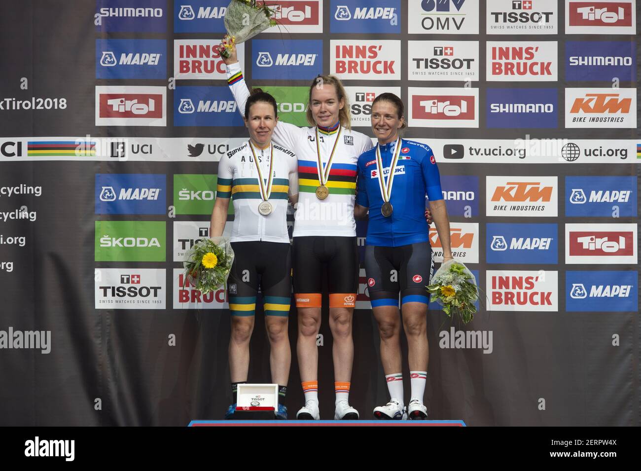 Podium des Straßenrennens der Frauen (L-R), Amanda Spratt aus ...